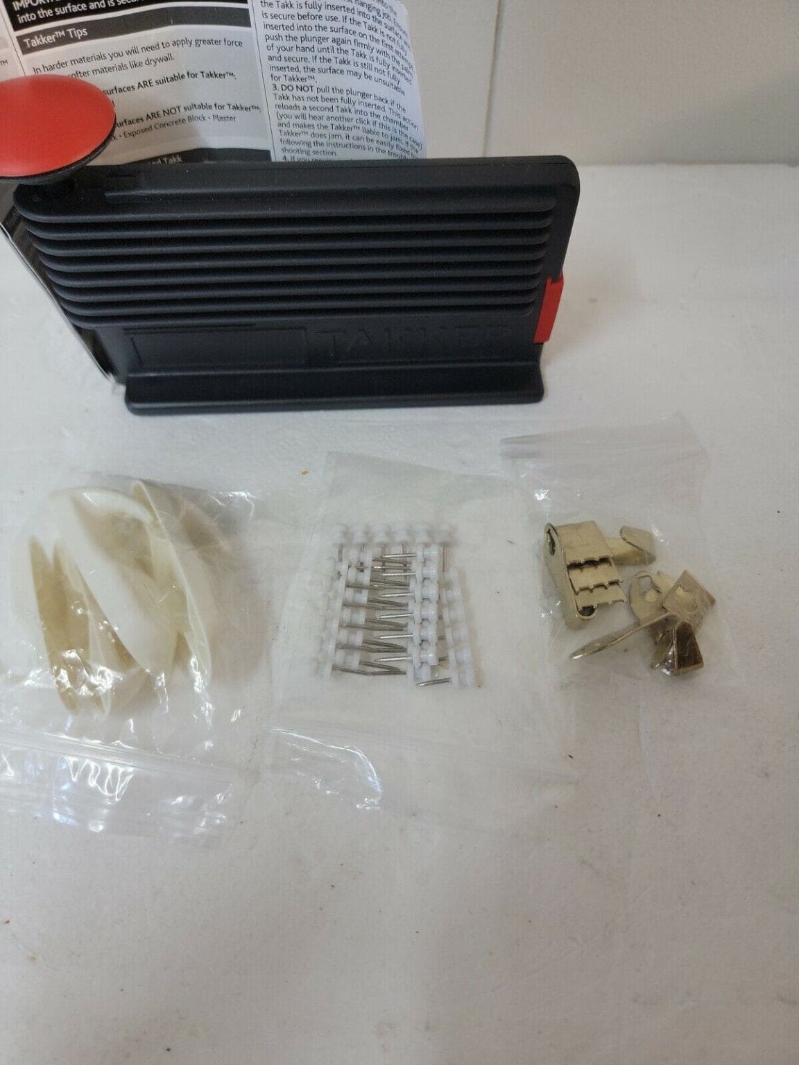 Takker Picture Hanging 61 Piece Kit Preloaded Holds Up To 22 Lbs ...